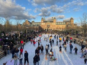 Bobby the seal - Ice-World - Ice Skating Aid